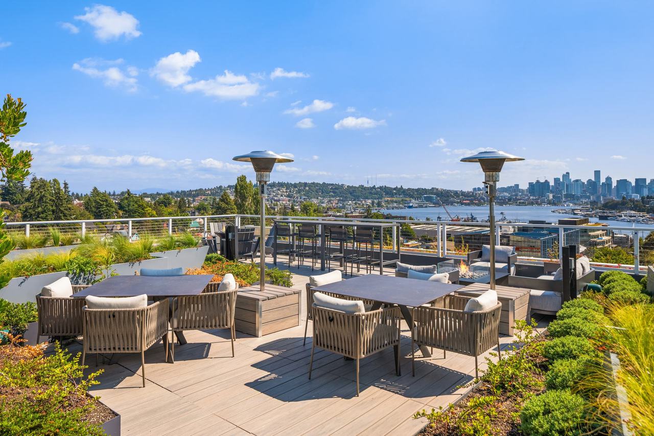 Explore the Rooftop Deck at The Cline - Fremont, Seattle Apartments