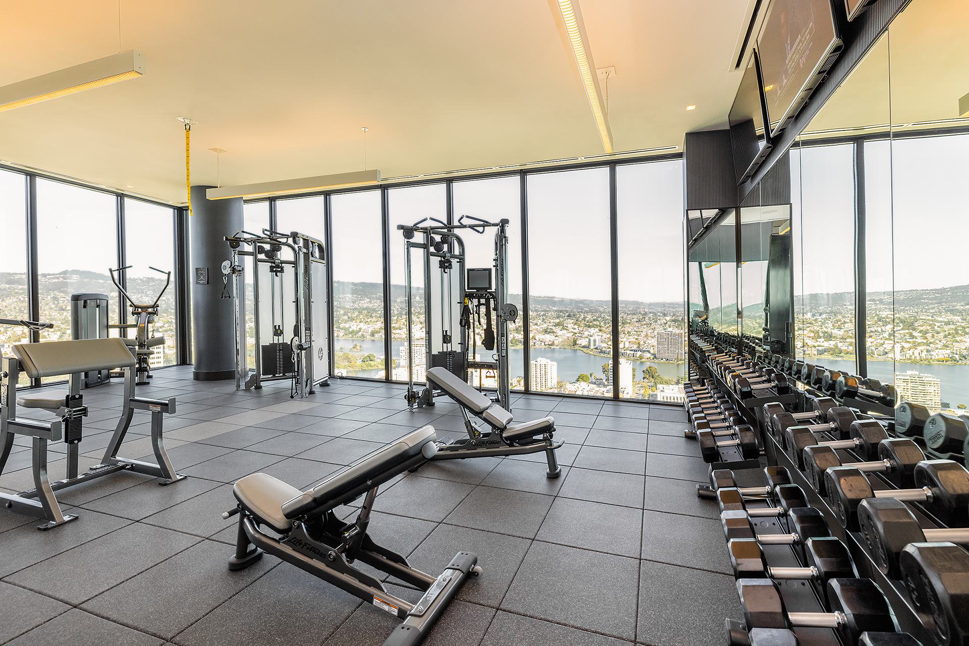 Downtown Oakland Apartments with High-end Fitness Center & Gym - Atlas