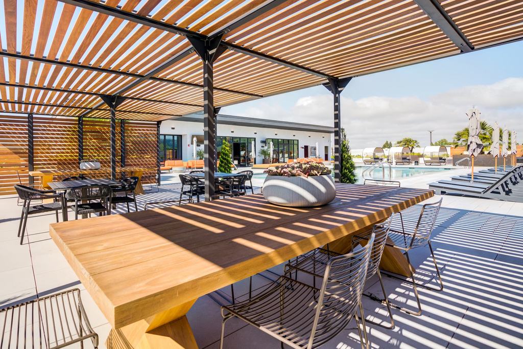 Fremont Apartments with Rooftop Deck / Terrace Lounge - The Asher