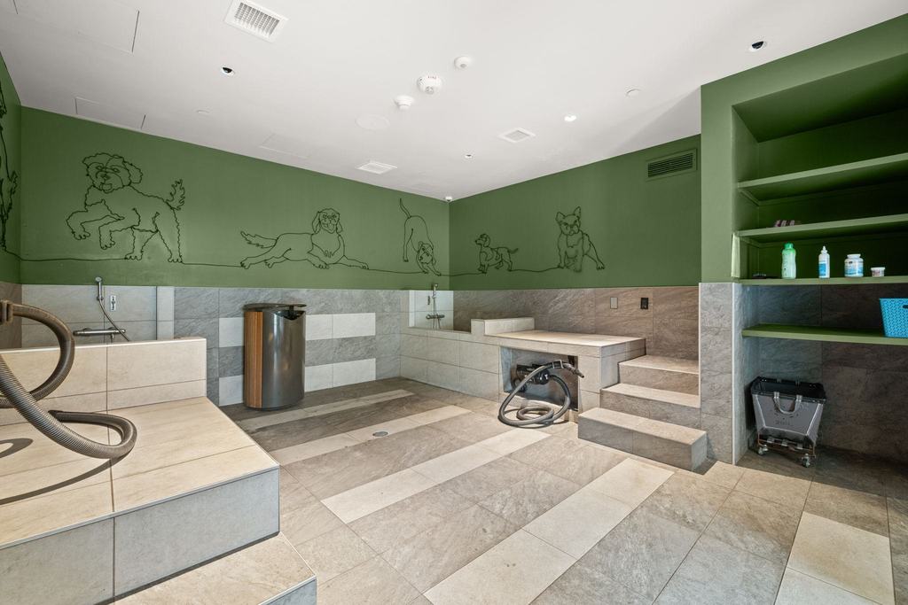 Pet-Friendly Downtown Oakland Apartments with Pet Spa / Dog Wash - Atlas