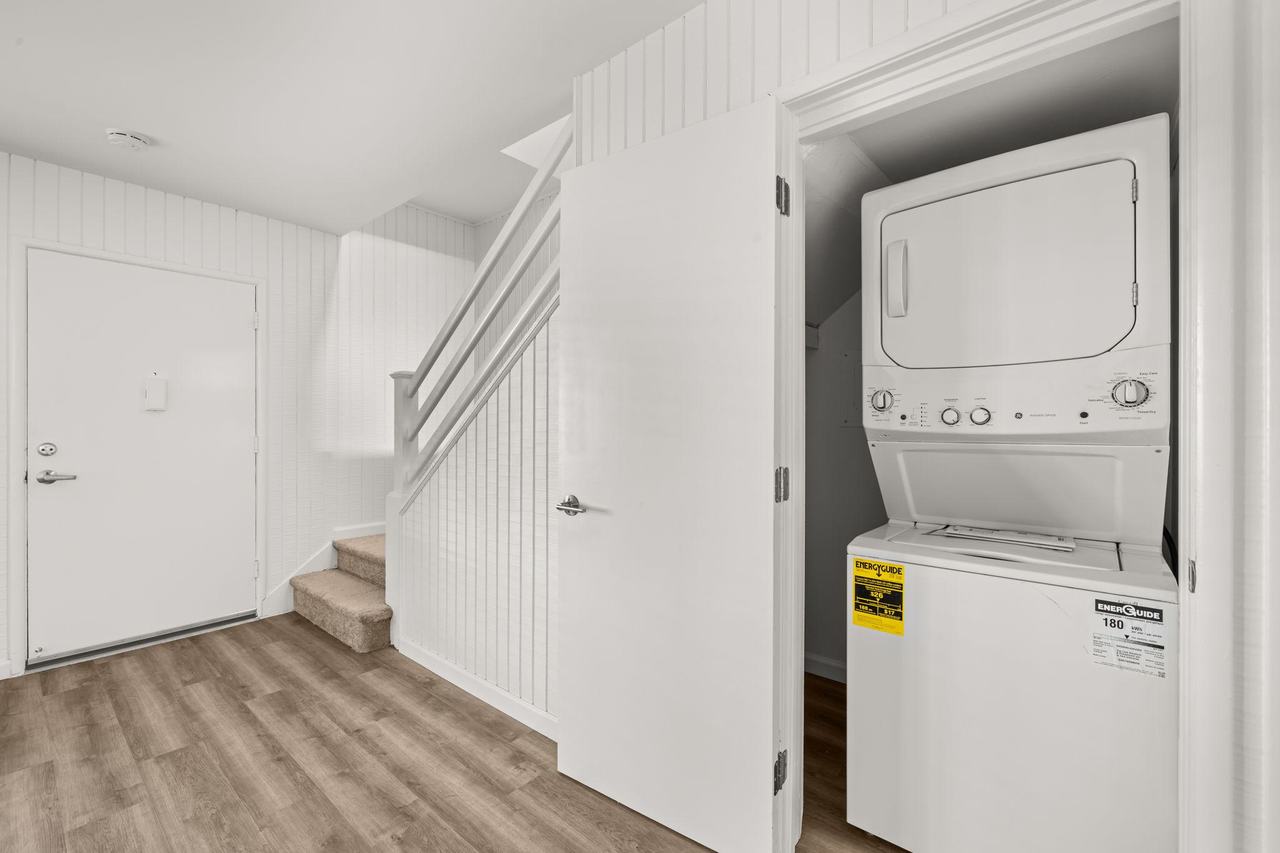Daly City Apartments with In-Unit Laundry & Washer / Dryer - Westlake